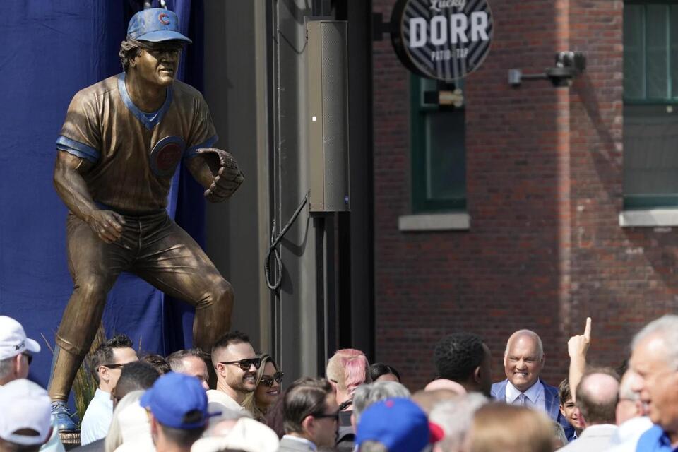 Cubs unveil statue depicting Hall of Famer Ryne Sandberg in a familiar ...