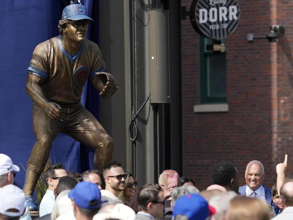 Cubs unveil statue depicting Hall of Famer Ryne Sandberg in a familiar ...