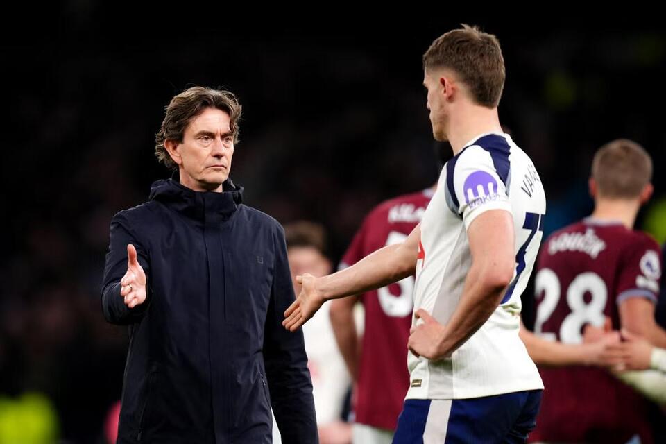 Tottenham considering Thomas Frank’s future as fans turn on manager ...