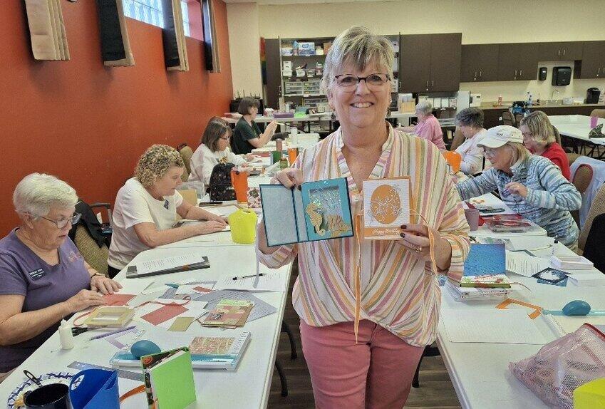 Sun City West club members build with paper - NewsBreak