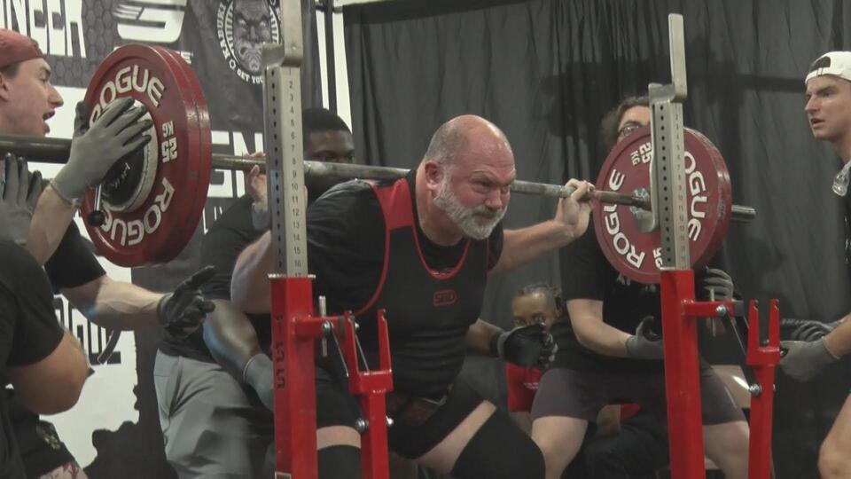 Fort Wayne powerlifter beats the odds after surviving near-death ...