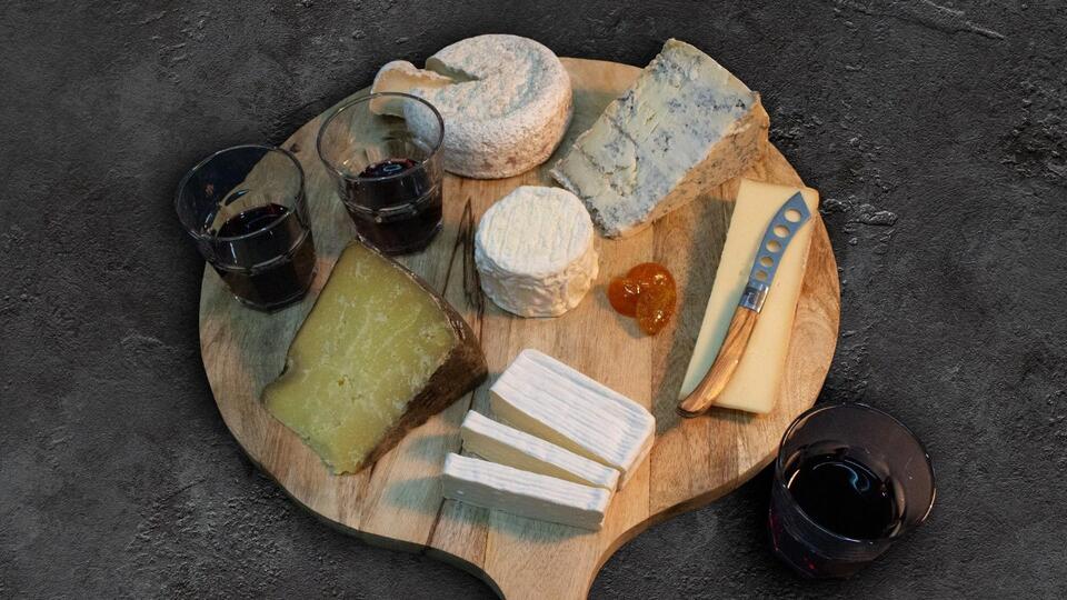 ALDI Cheeses I Use to Build a Budget Charcuterie Board - NewsBreak