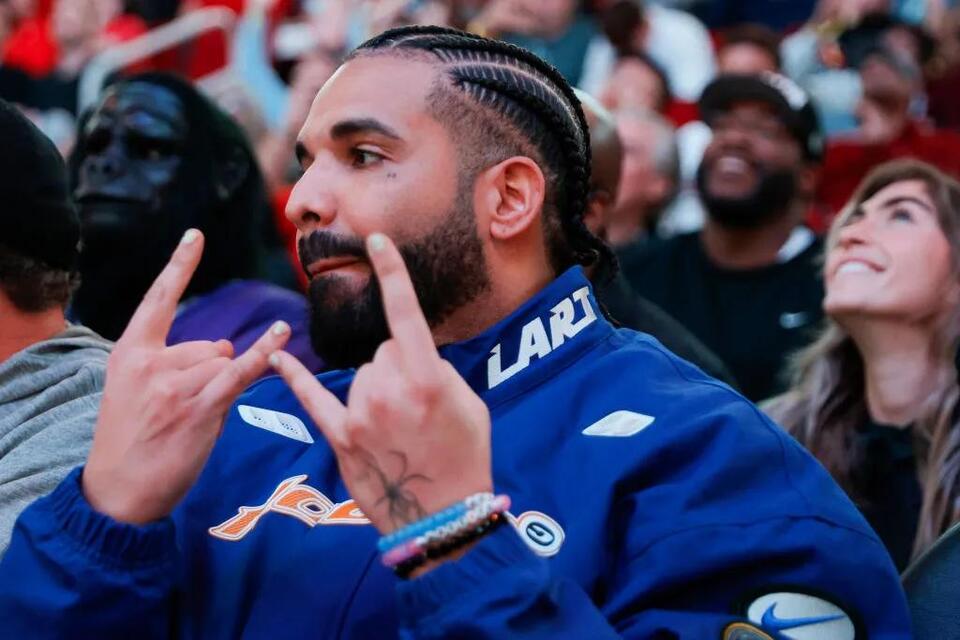Drake Is Having Trouble Selling His Mansion In California - NewsBreak
