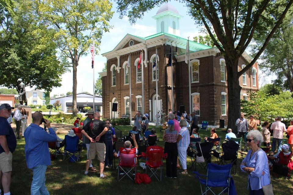 County comes together at Courthouse for 'day of prayer' - NewsBreak