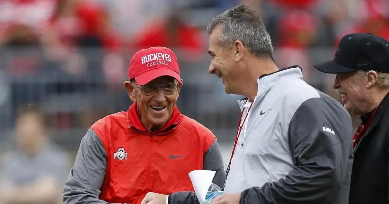 Lou Holtz health update: Urban Meyer shares legendary Notre Dame coach ...
