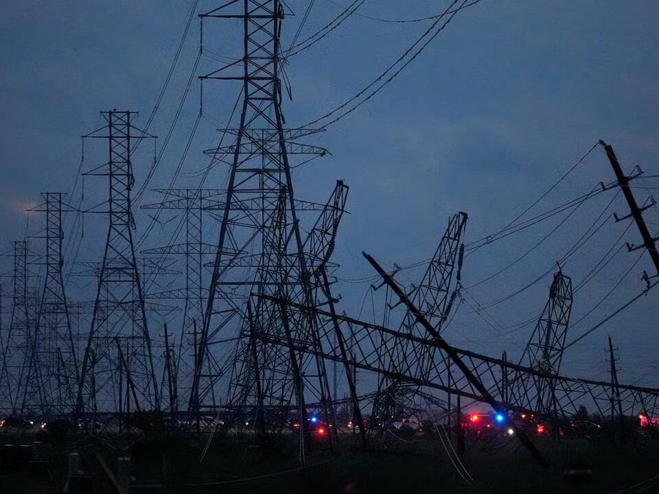 Severe storms kill at least 4 in Houston, cause widespread power ... Severe storms kill at least 4 in Houston, cause widespread power ...