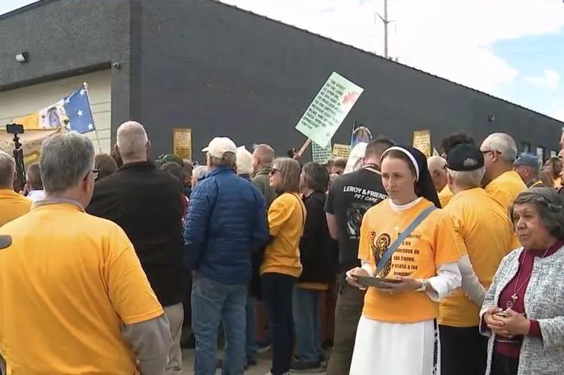 ICE agents block Catholic priests from entering Illinois detention ...