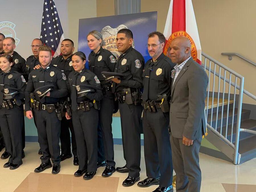 Sarasota Police Department adds 10 new officers Sarasota Police Department adds 10 new officers