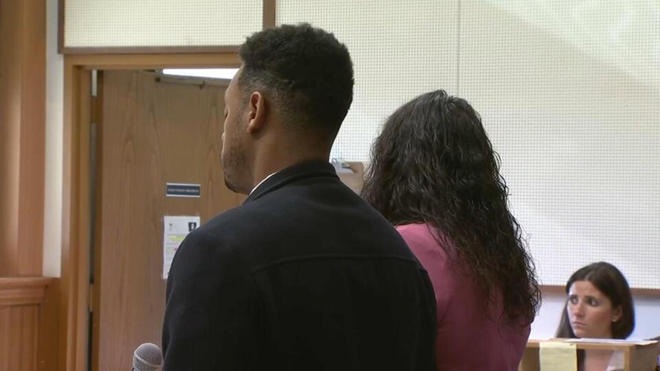 New London police officer faces judge after alleged domestic violence ...
