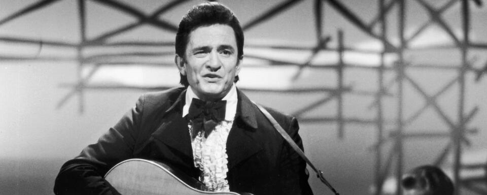 Country Flashback: Johnny Cash Recorded His Iconic Hit “Ring of Fire ...