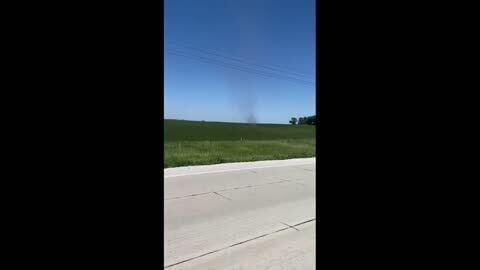 US: Double Dust Devil Spotted In Western Iowa - NewsBreak