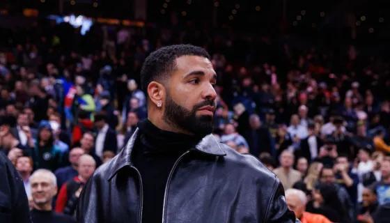Drake Appears To Wave The White Flag To Kendrick Lamar In New Track ...