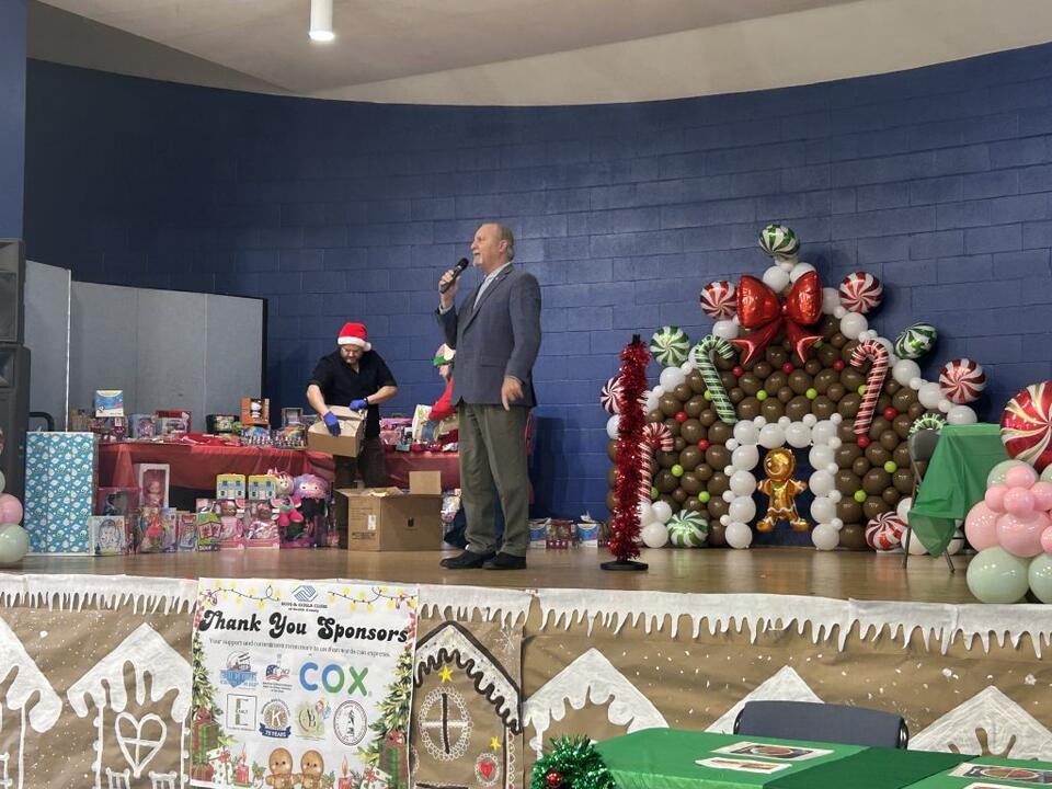 Cox Communications Spreads Holiday Cheer at Breakfast with Santa in ...