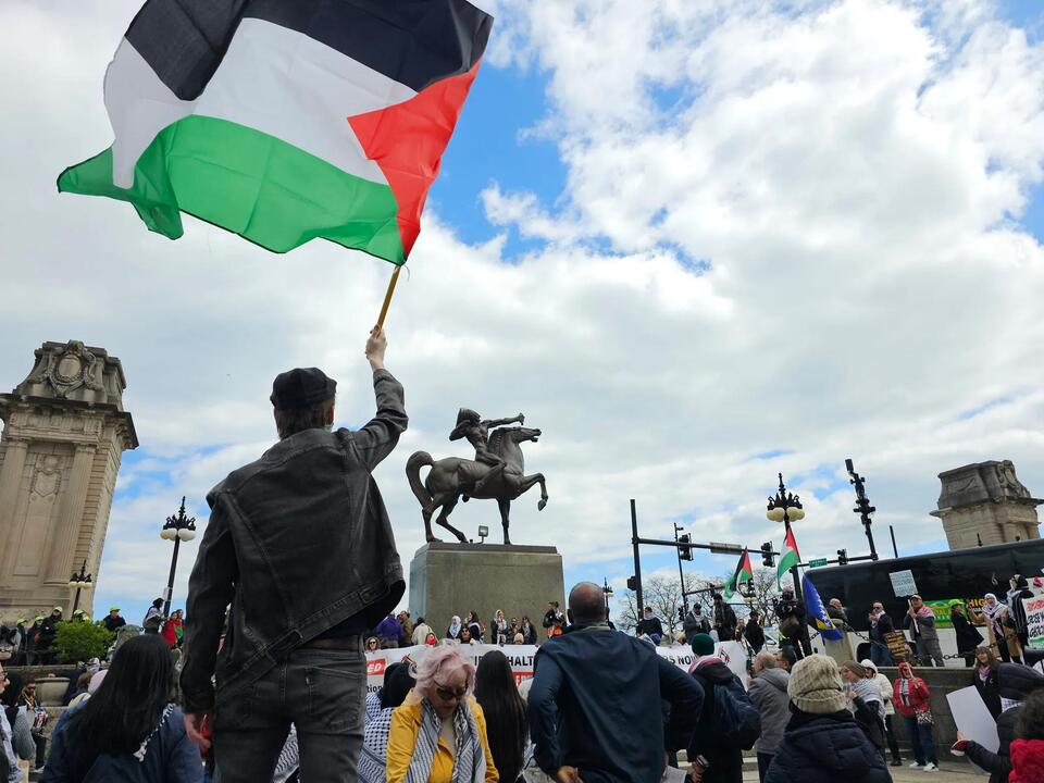 Pro-Palestinian organizers criticize arrests of O'Hare demonstrators ...