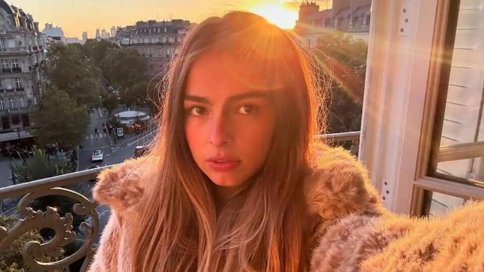 Addison Rae’s Sheer Bra & Micro Miniskirt Photos Makes the Risk Count ...