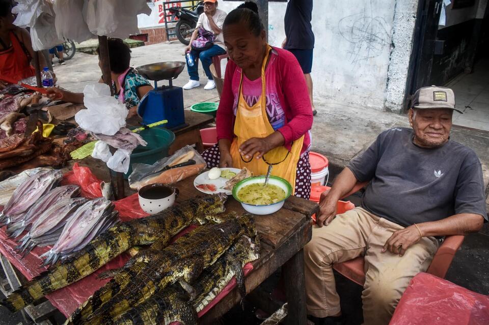 Wild Danger: The Dilemma of Peru’s Floating City Wet Market - NewsBreak