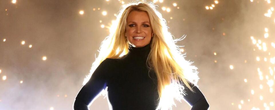 3 Female Acts Who Have Written So Many Hit Songs They Can Count Them on ...