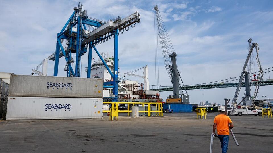 European cargo ships are rerouting to Philadelphia as Baltimore ...