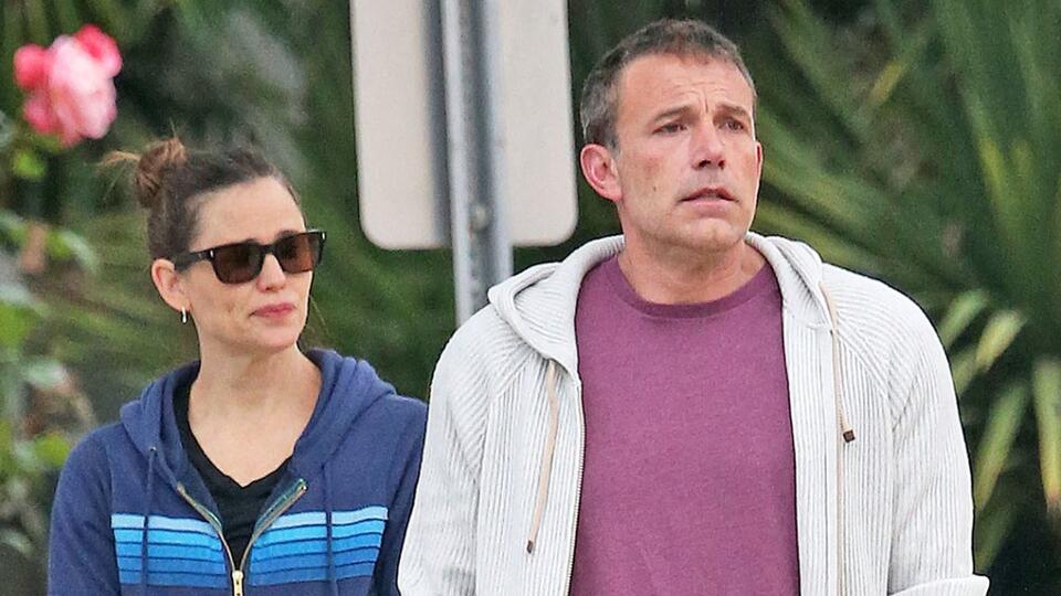 Ben Affleck Spotted Having Somber Chat With Ex Jennifer Garner Amid ...