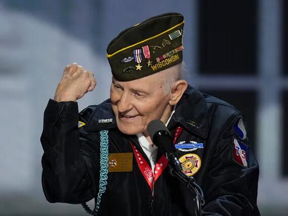 World War II veteran, 98, sends RNC crowd into frenzy as he says he’d ...