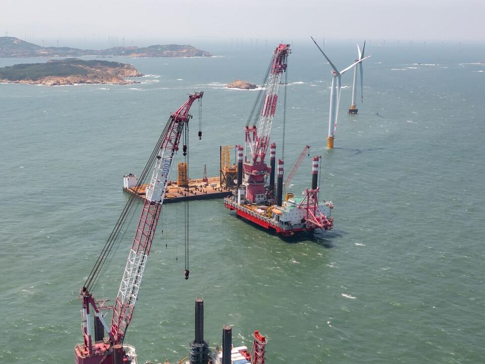 UK approves 9 new offshore wind farms in record day for British clean ...