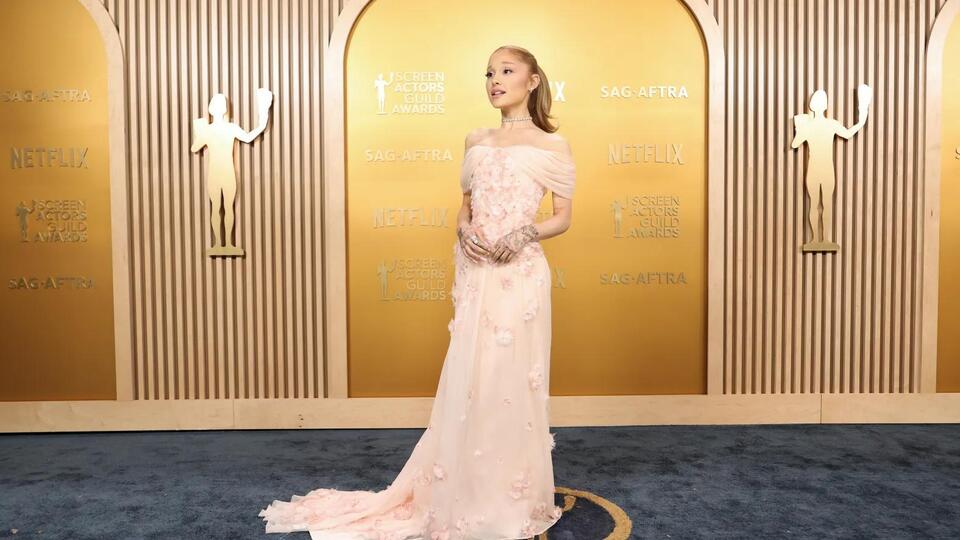 SAG Awards 2025: Ariana Grande channels ‘Wicked' character Glinda in ... SAG Awards 2025: Ariana Grande channels ‘Wicked' character Glinda in ...