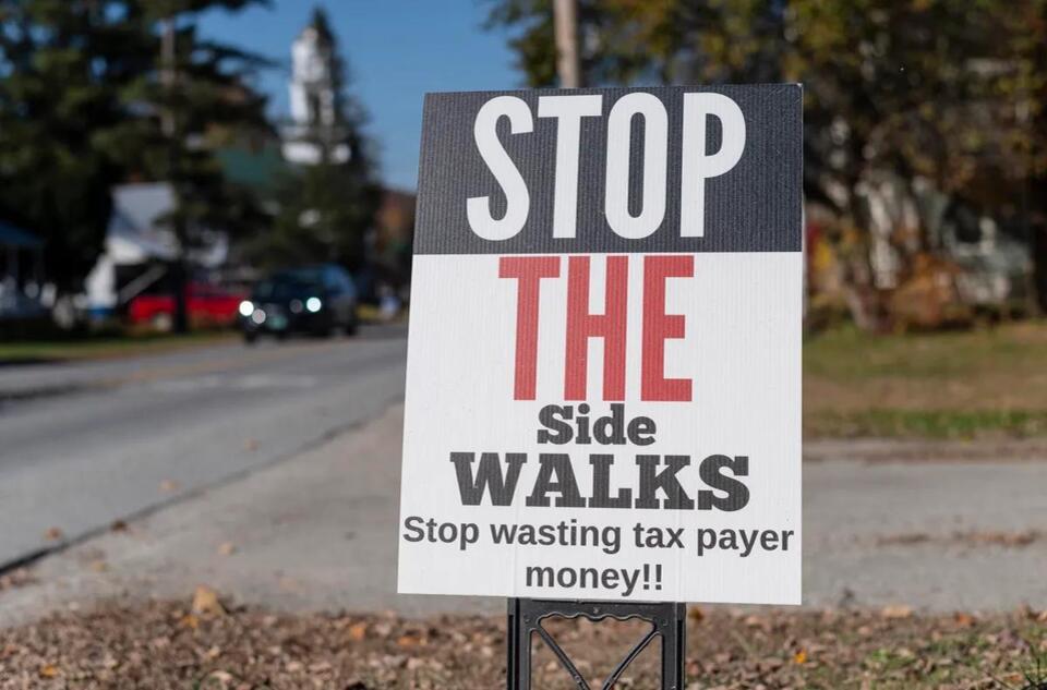 In Huntington, signs of dissent for a long-planned intersection project ...