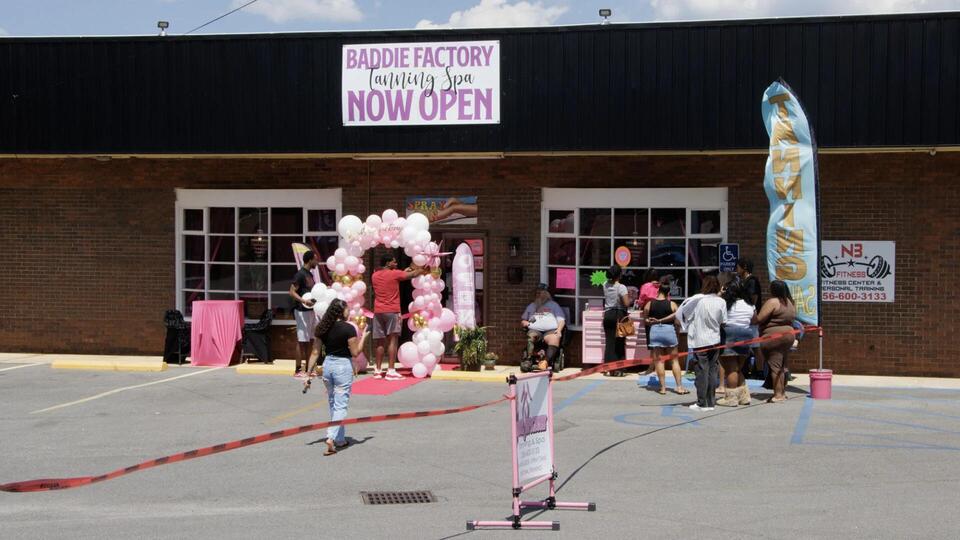New spa and tanning salon opens in Jacksonville - NewsBreak