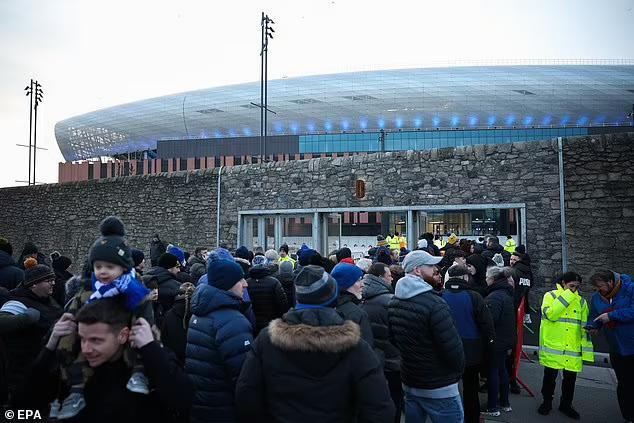 Inside Everton's new stadium on day one as fans flock to Bramley-Moore ...