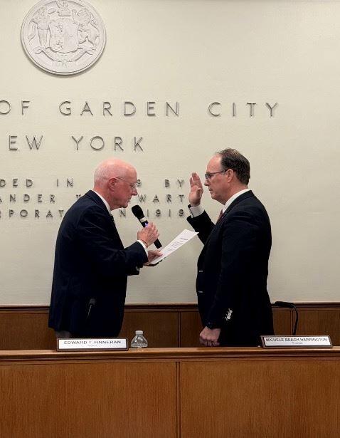 Gerard Kneisel Sworn In as Garden City Police Commissioner - NewsBreak