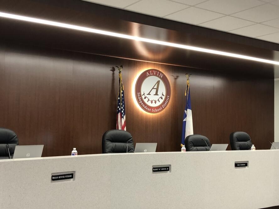 Alvin ISD board of trustees approves $170K purchase for playground ...