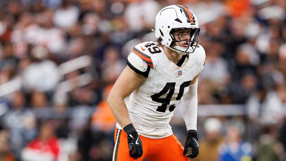 Browns LB Carson Schwesinger named 2025 AP NFL Defensive Rookie of Year ...