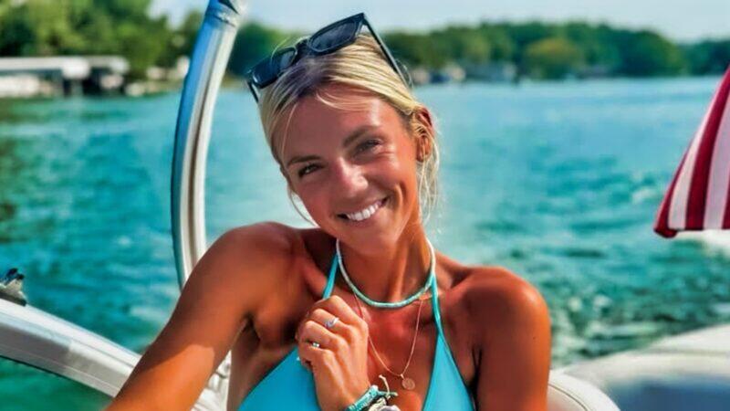Nfl Host Annie Agar Is Going Viral With Her Jaw Dropping Two Piece