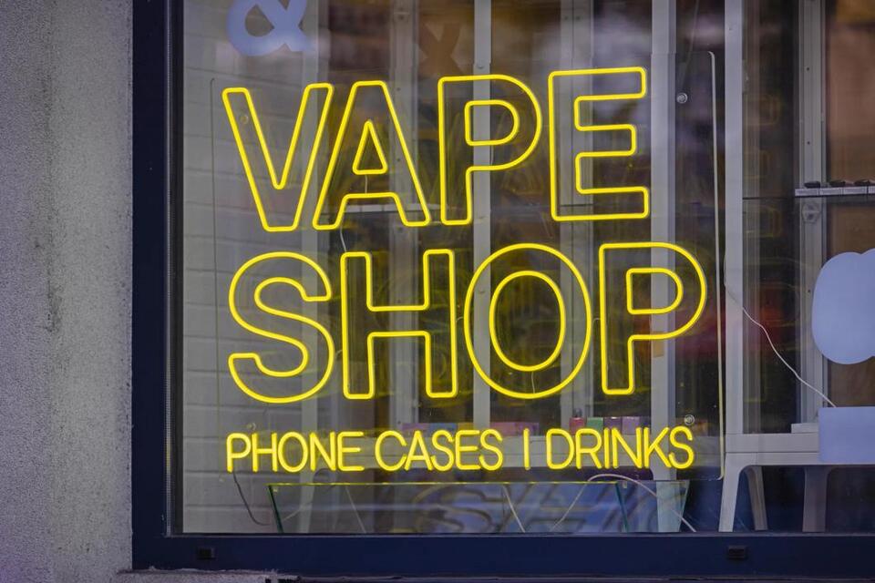 Another local vape shop raid ends with man arrested by ICE - NewsBreak