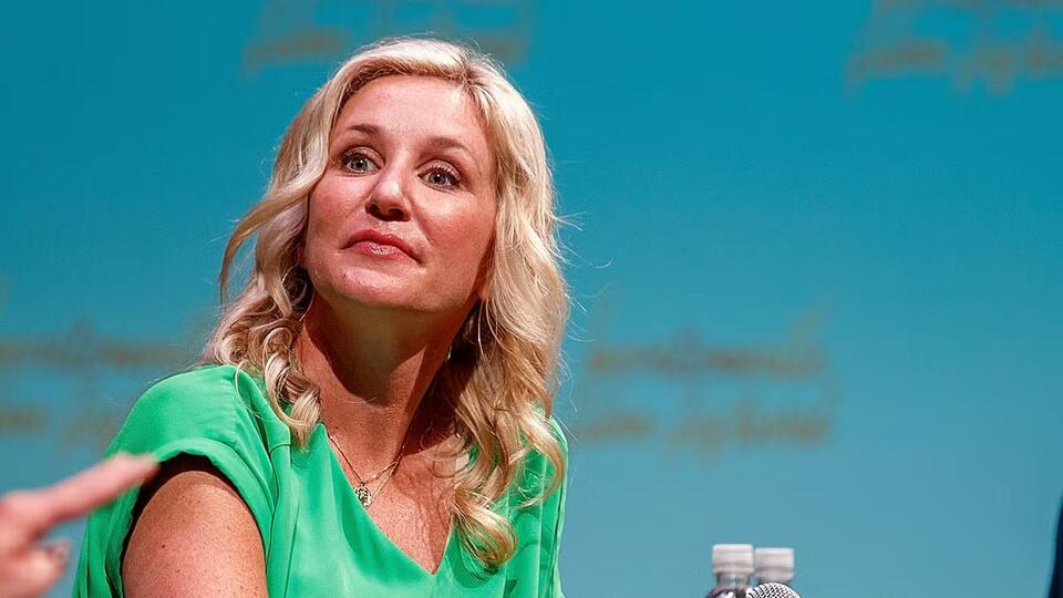 HGTV Star Jenny Marrs Shares Emotional Update After Family Dog Goes ...