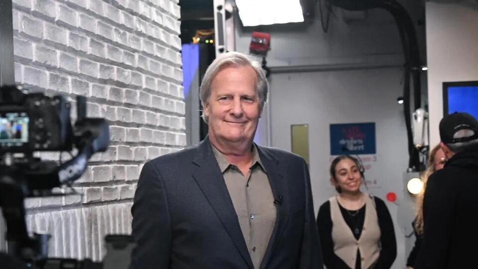 Jeff Daniels Net Worth 2025: How Much Money Does He Make? - NewsBreak