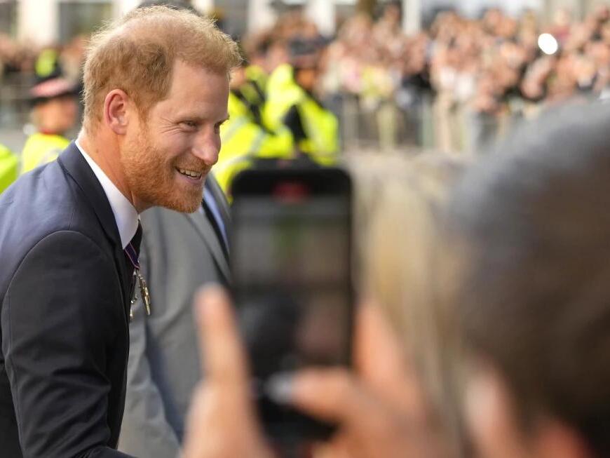 Judge tells Prince Harry to explain how communications with ghostwriter ...