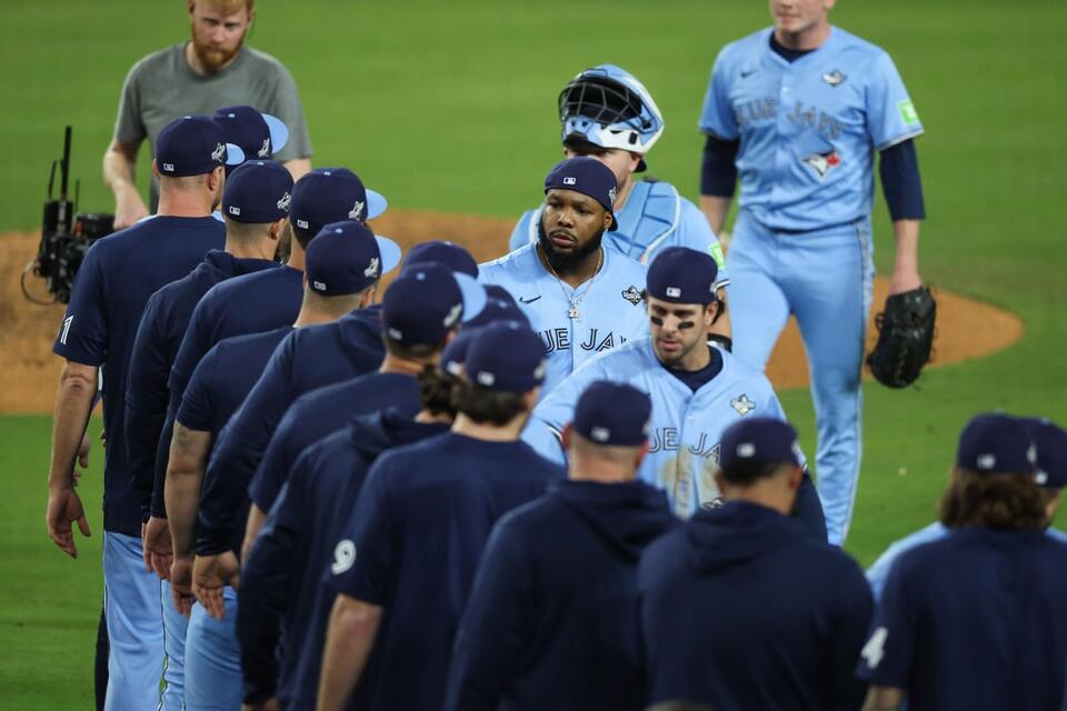 Toronto Blue Jays Storm Back In Game 4 To Even World Series - NewsBreak