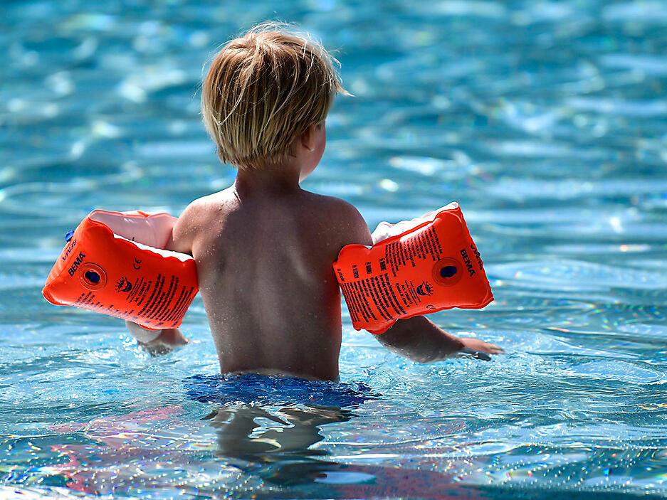 Swim season extended for LA County public pools