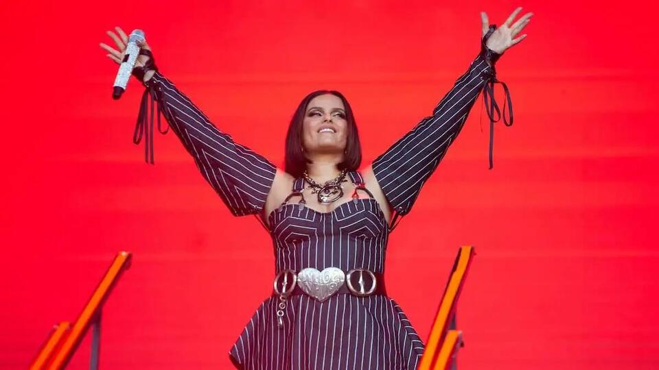 Nelly Furtado Announces Lengthy Hiatus From Performing To “Pursue Some ...