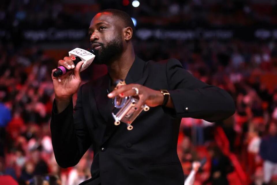 Dwyane Wade To Make History As 1st Miami Heat Player With Statue ...