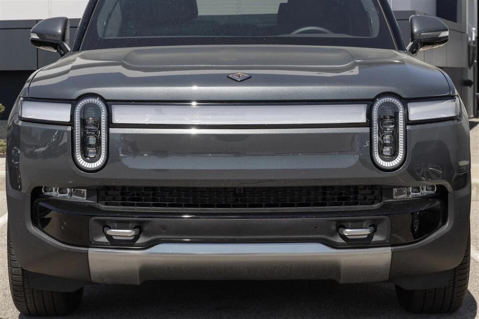 Rivian's Chart Says Go, But Some Analysts Still Say No - NewsBreak