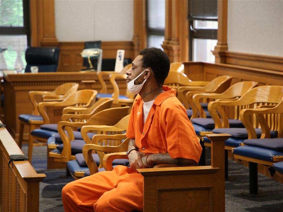 Woman's killer agrees to 25 years, pleads guilty to reduced charges ...