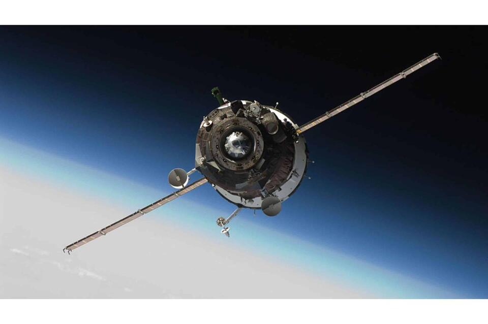 Who Owns the Sky? SpaceX and the Ethics of Satellite Domination - NewsBreak