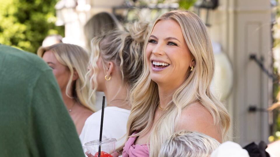 Mayci Neely Calls Her Family ‘Cool Mormons,’ Shares Advice For Sister ...
