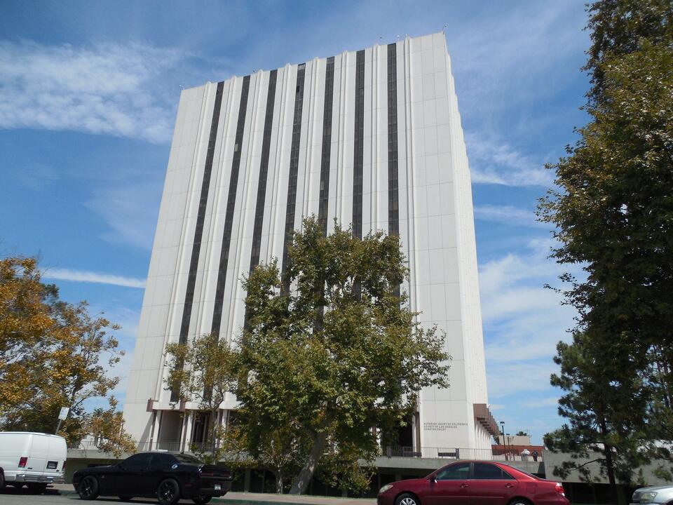 Compton courthouse tentatively set to re-open Jan. 16 - NewsBreak