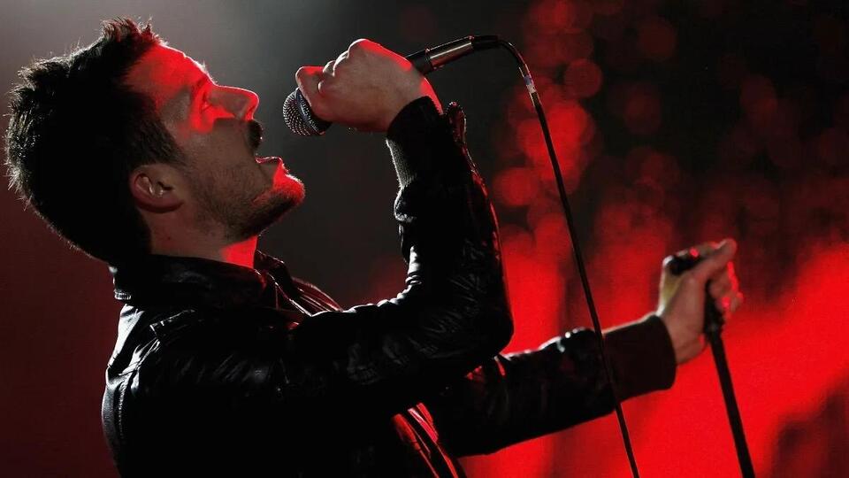 5 Iconic Alt-Rock Album Openers of the 2000s - NewsBreak