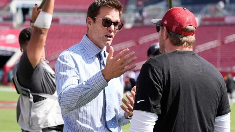 Tom Brady explained why he can’t bend the middle finger on his throwing ...
