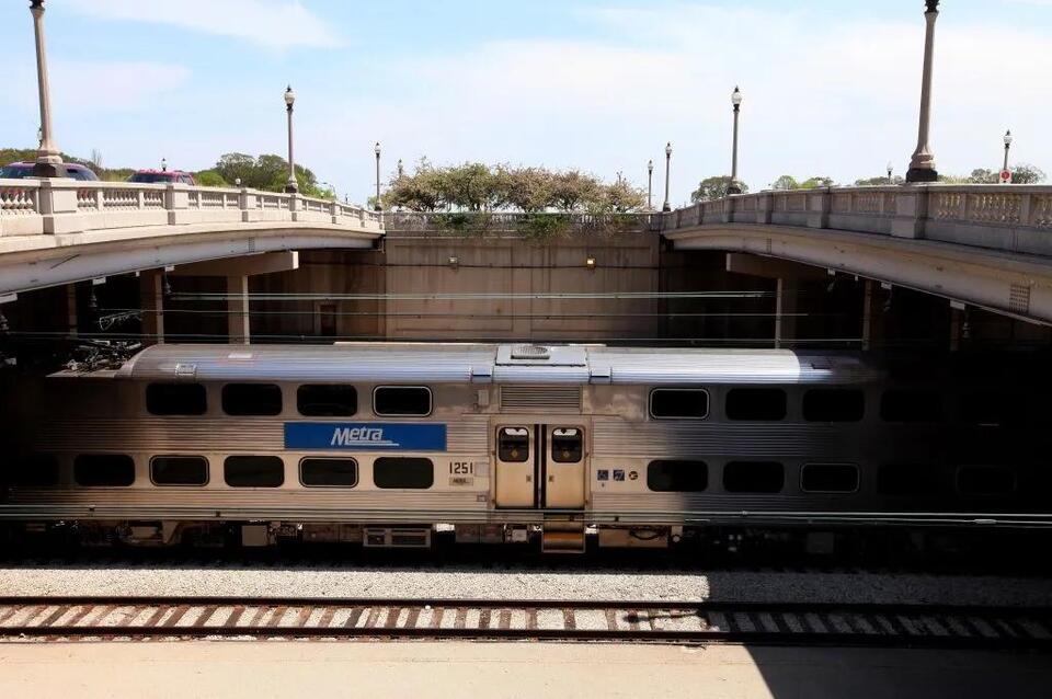 Metra employees 'intervening' more often in suicide attempts they ...