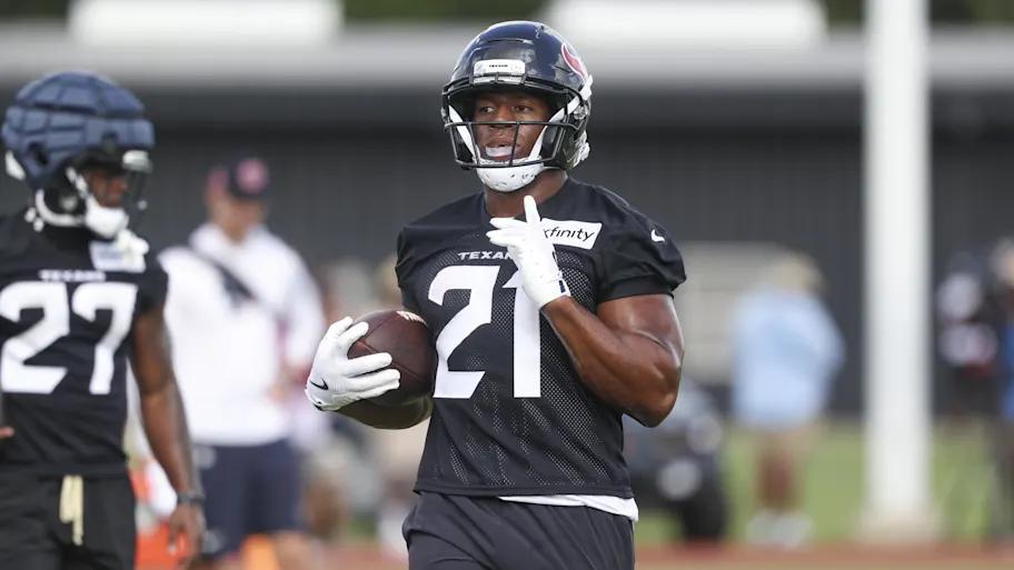 Texans' Nick Chubb Looks to Build on Hot Start vs. Buccaneers - NewsBreak